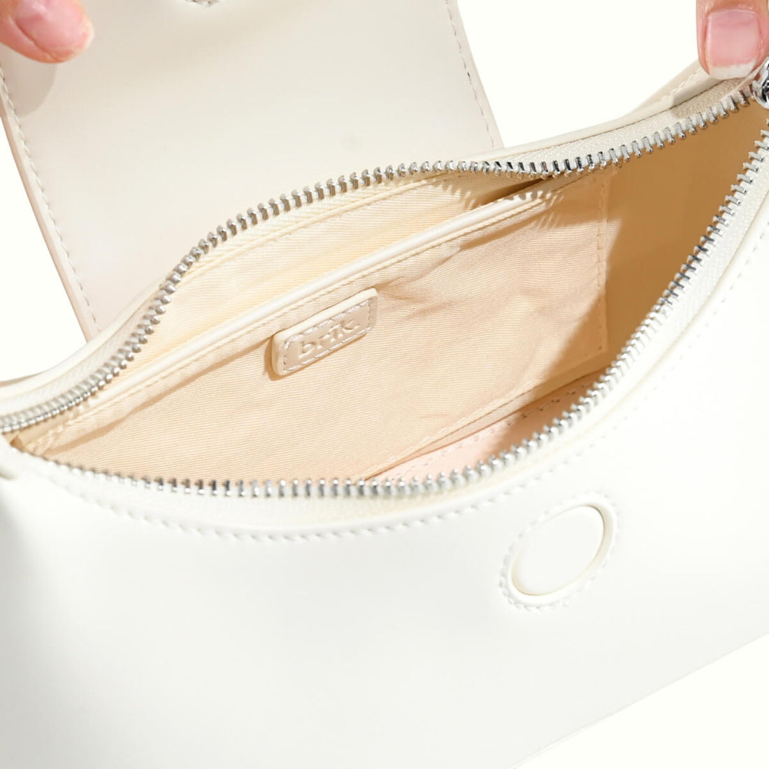 Chroma Matte in Off White – brïk.
